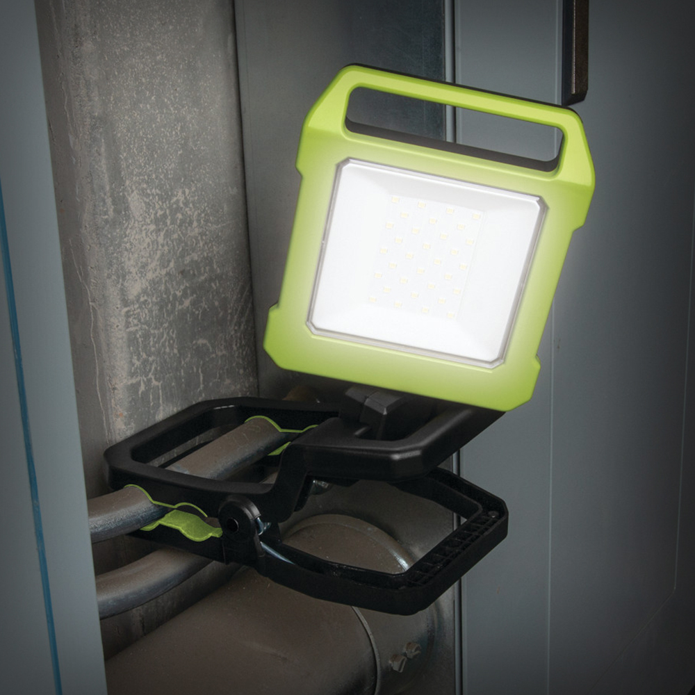 LED Flood Work Light With Clamp | Wurth USA